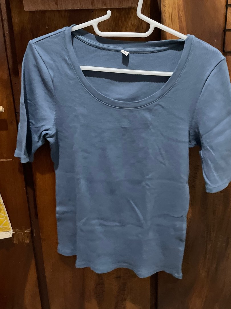 UNIQLO BASIC, Women's Fashion, Tops, Blouses on Carousell