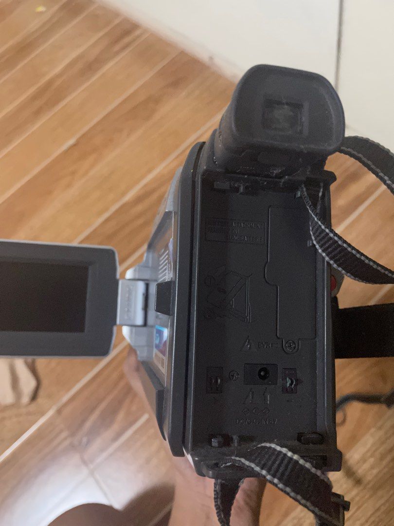 VHS CAMERA, Photography, Video Cameras on Carousell