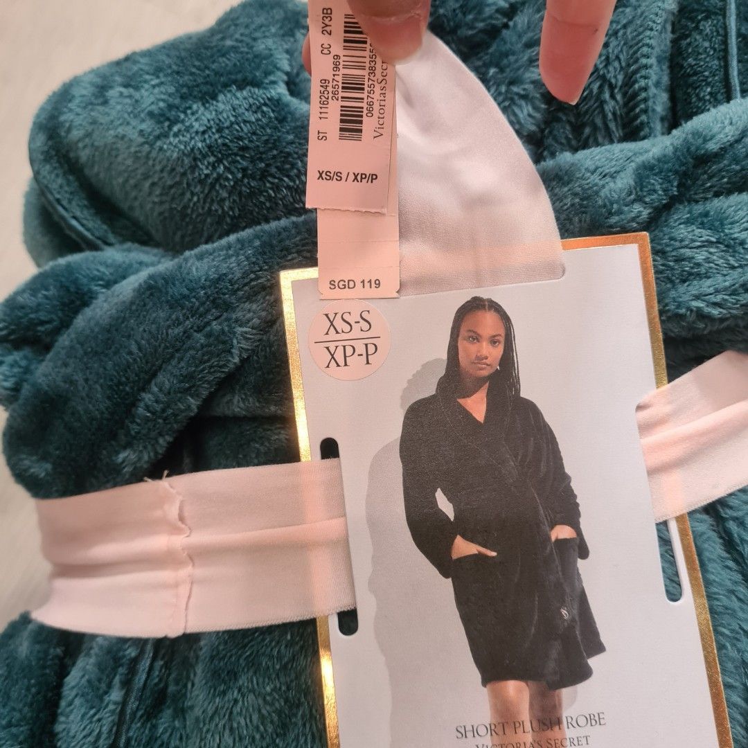 VICTORIA'S SECRET Short Cozy Robe in Deepest Green, Women's Fashion ...