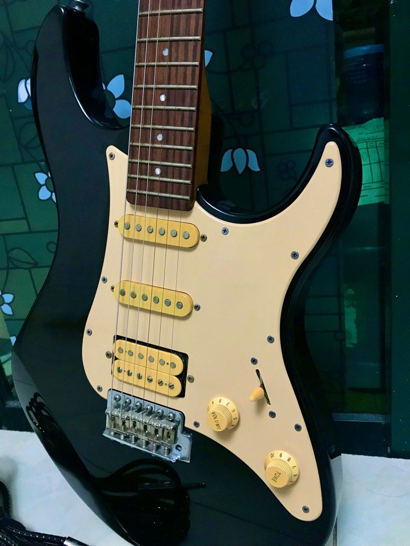 Vintage Yamaha Pacifica 112 (25 year-old), Hobbies & Toys, Music ...