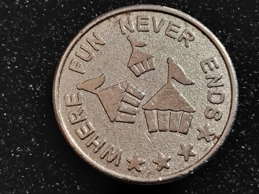 WORLD OF FUN AMUSEMENT TOKEN, Hobbies & Toys, Memorabilia ...