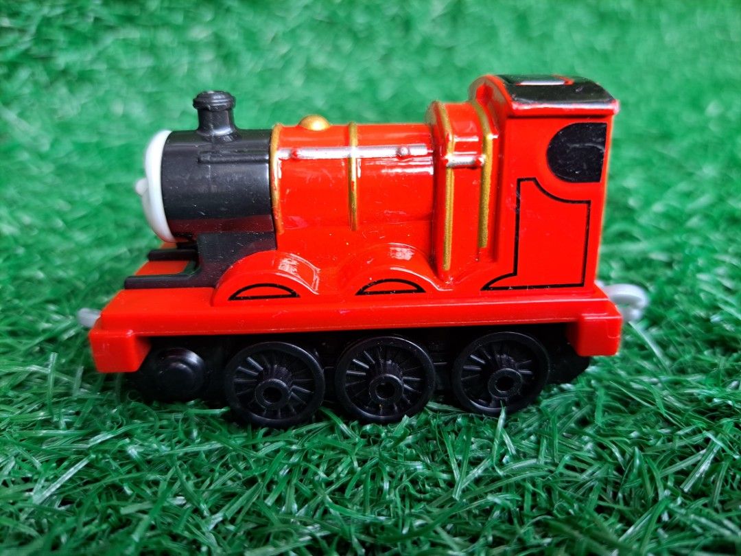 2013 Gullane Thomas the Train Tank Engine JAMES Talking Lights Up ...