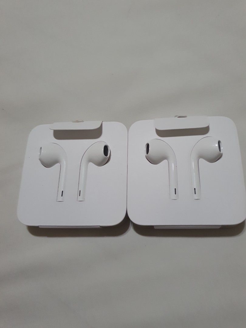 Apple earpods lightning connector, Audio, Earphones on Carousell