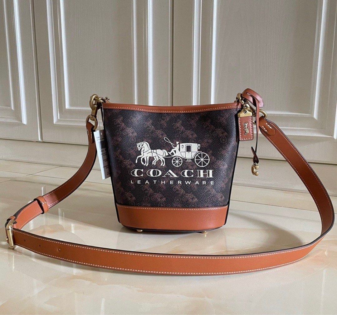 Authentic Coach Dakota Bucket Bag 16, Luxury, Bags & Wallets on Carousell