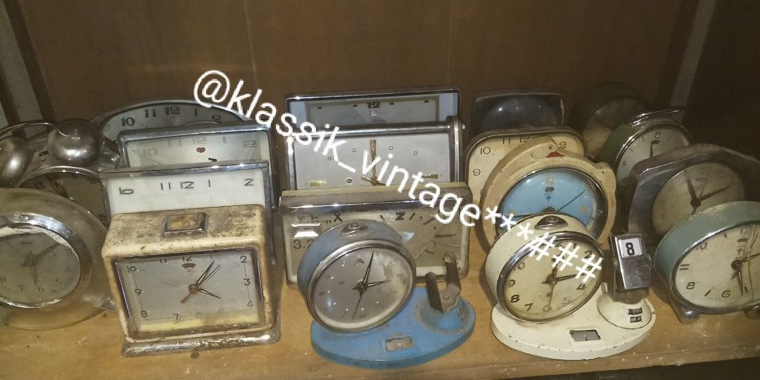 Borongan jam beker jadul kondsi apa adanya, Antik, Lainnya di Carousell