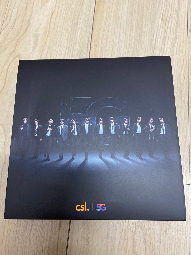 CSL mirror 月曆, 興趣及遊戲, 收藏品及紀念品, 明星周邊 - Carousell