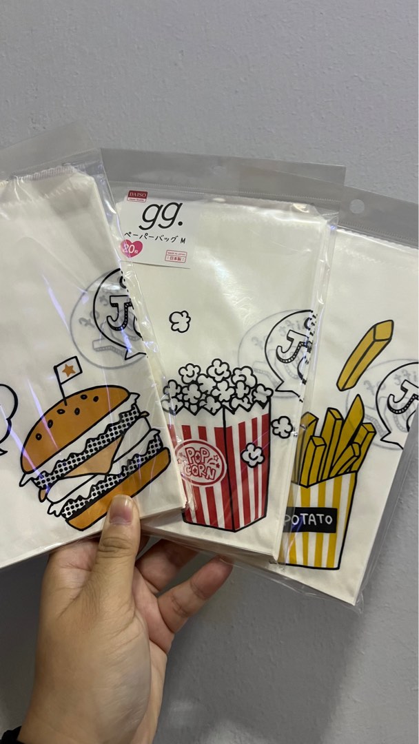 Daiso Paper Party Bags, Hobbies & Toys, Stationery & Craft, Occasions ...