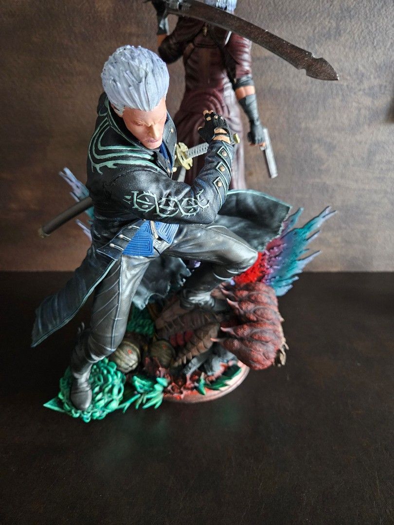 Devil May Cry - Dante & Vergil diorama, Hobbies & Toys, Toys & Games on ...