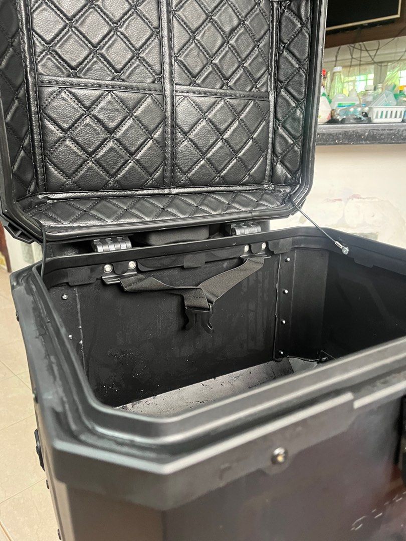 Duhan Alloy top box, Car Parts & Accessories, Body Parts and ...