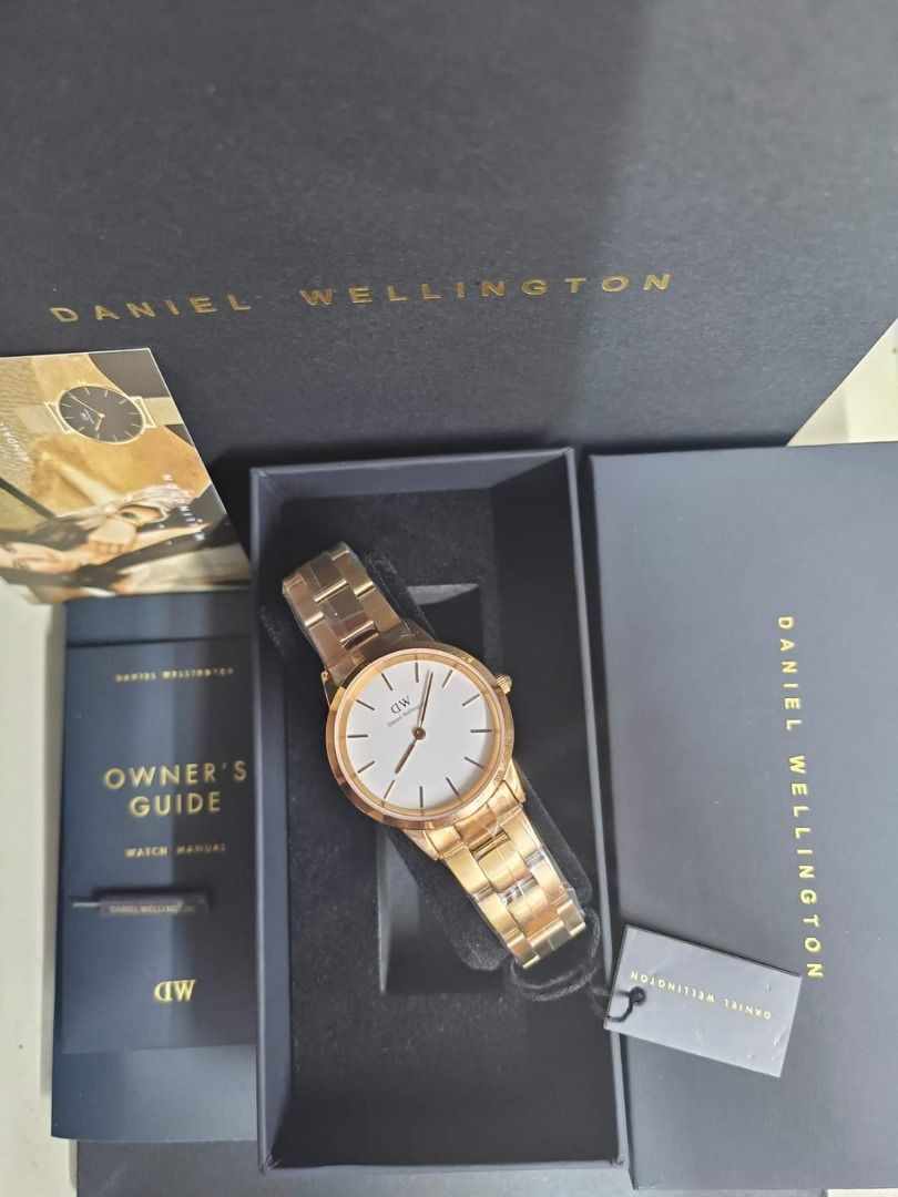 DW Watch, Women's Fashion, Watches & Accessories, Watches on Carousell