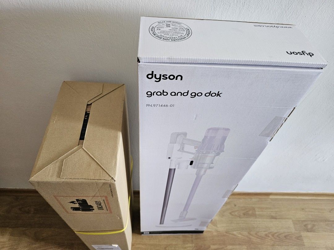 Dyson V12 Detect Slim Fluffy + Grab & Go Dok, TV & Home Appliances ...