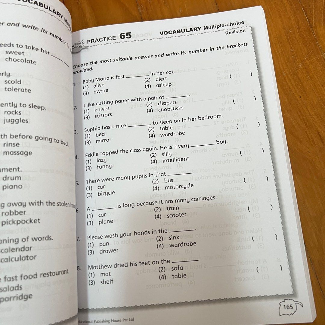English Assessment Book - Grammar, Vocabulary & Comprehension (P1 ...