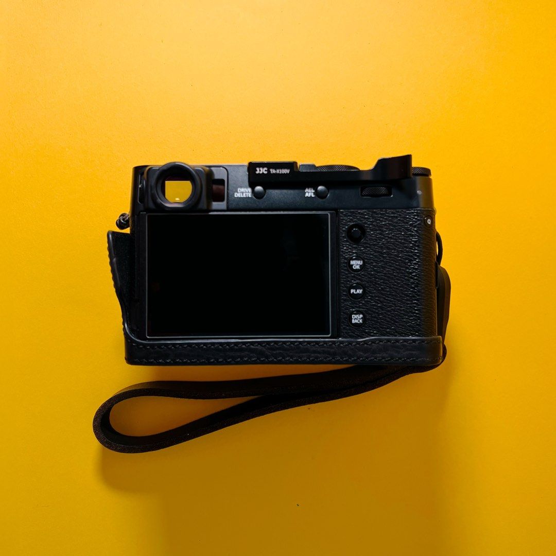 Fujifilm X100V (Black) + Wide Angle Converter (WCL-X100 ii) , Photography, Cameras on Carousell
