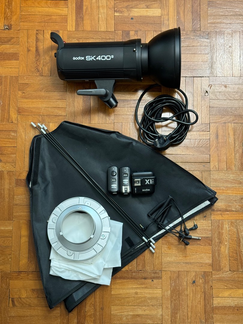 GODOX strobe light SK400ii with soft box, Photography, Photography ...