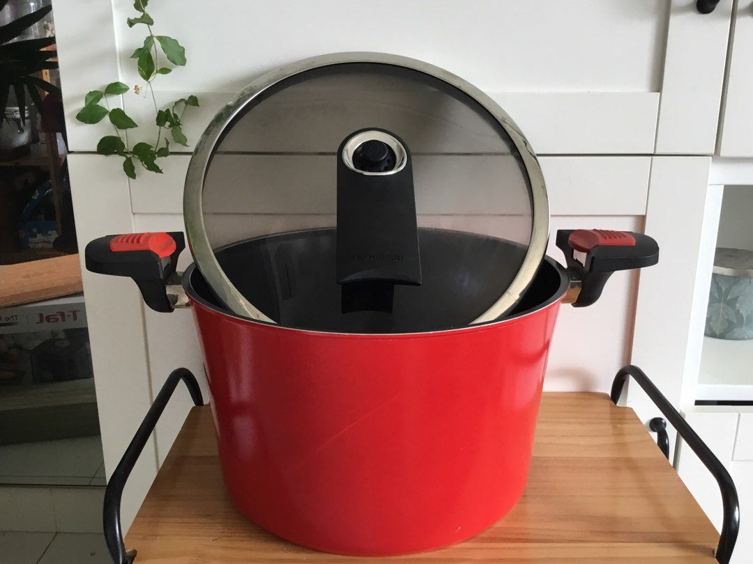 HAPPYCALL VACUUM COOKING POT 28cm, Furniture & Home Living, Kitchenware ...