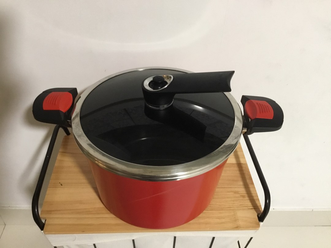 HAPPYCALL VACUUM COOKING POT 28cm, Furniture & Home Living, Kitchenware ...