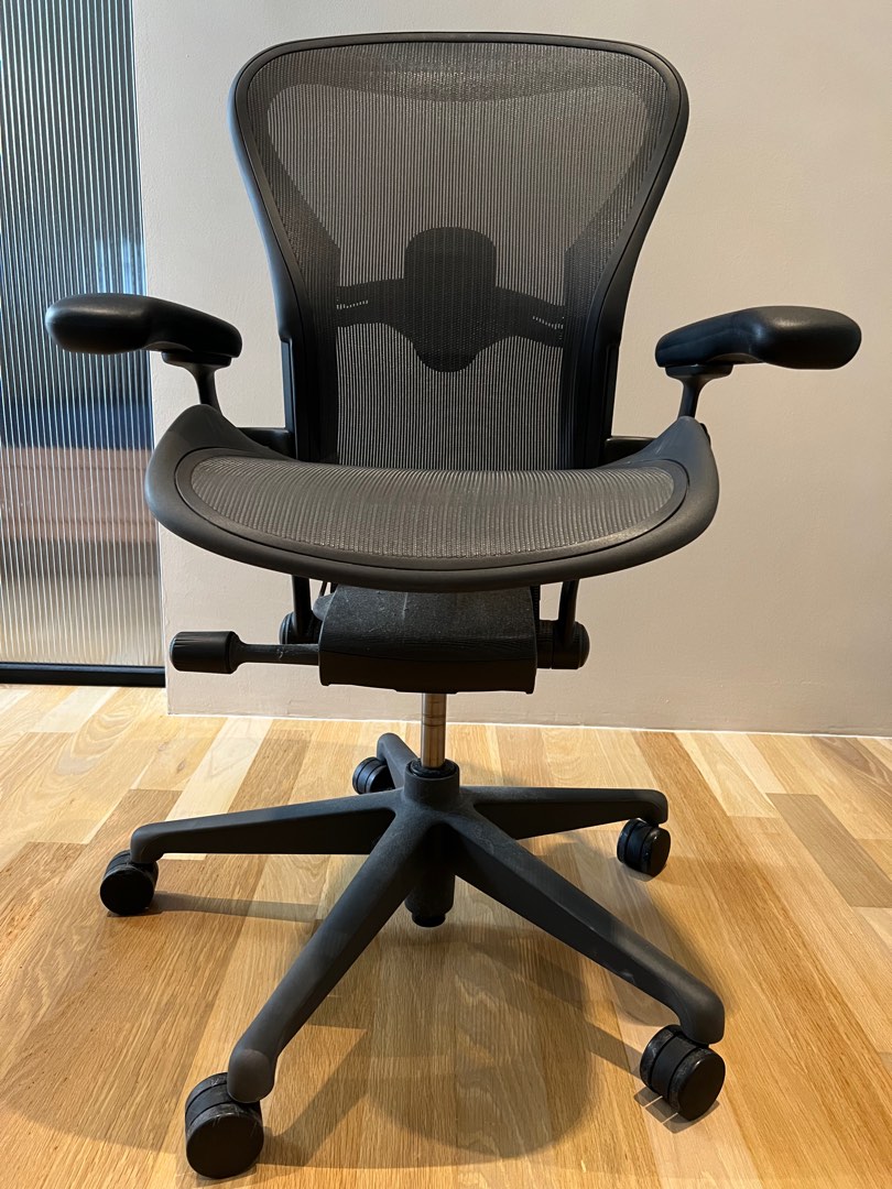 Herman Miller Aeron Chair, Furniture & Home Living, Furniture, Chairs ...