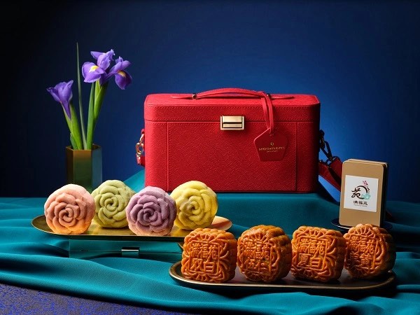 InterContinental 2023 Mooncake Box, Luxury, Bags & Wallets on Carousell