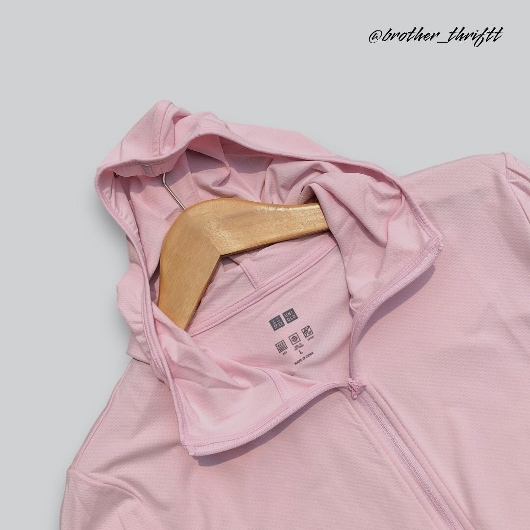 Jaket Uniqlo Airism, Fesyen Wanita, Pakaian Wanita, Baju Luaran di Carousell