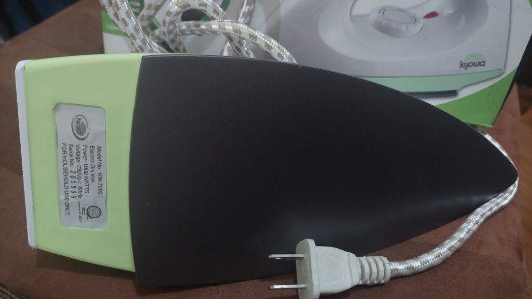 KYOWA KW-7000 Non stick Iron, TV & Home Appliances, Irons & Steamers on ...