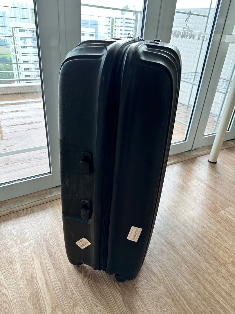 Lojel Lineo Medium, Hobbies & Toys, Travel, Luggage on Carousell