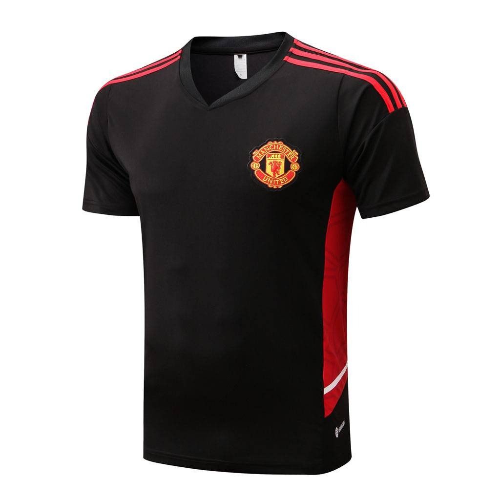 Manchester United training kit, Men's Fashion, Activewear on Carousell