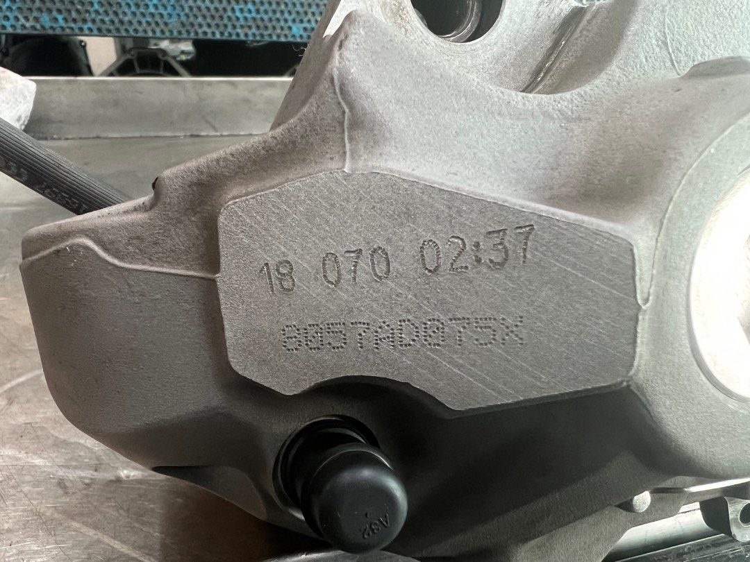 Mercedes GLC front caliper and breake pads set, Car Accessories ...