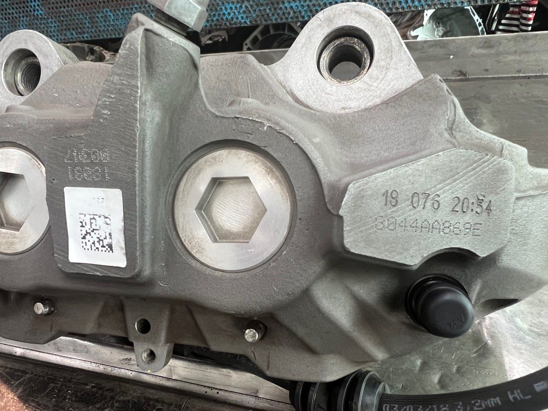 Mercedes GLC front caliper and breake pads set, Car Accessories ...