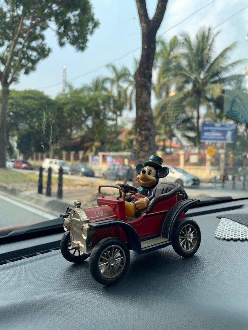 Mickey mouse lever vintage, Hobbies & Toys, Toys & Games on Carousell