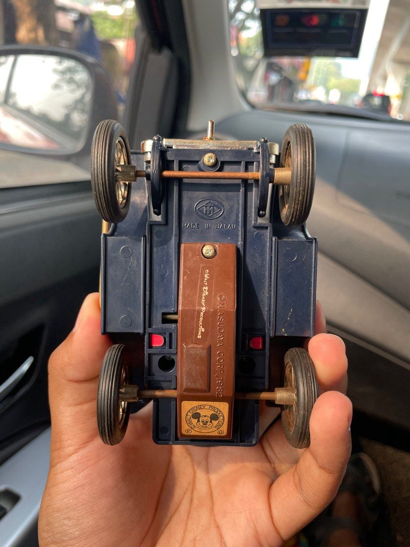 Mickey mouse lever vintage, Hobbies & Toys, Toys & Games on Carousell