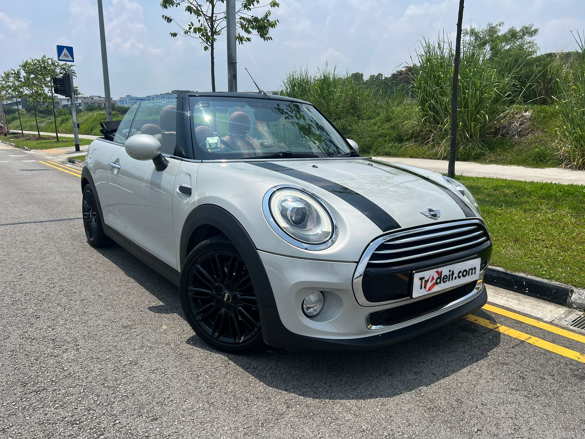 MINI COOPER CABRIO AT LED, Cars, Used Cars on Carousell