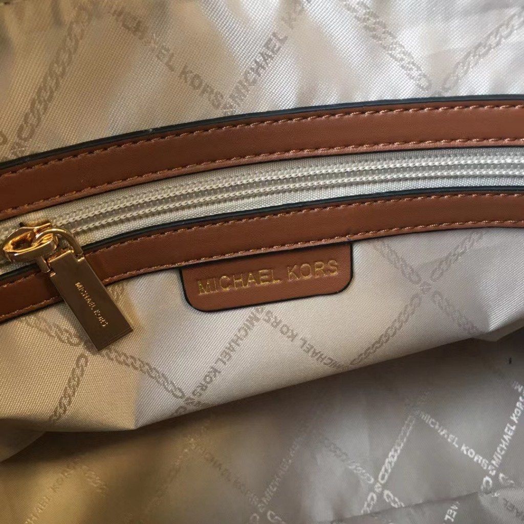 MK Ruby Large Saffiano Leather Tote Bag, Women's Fashion, Bags & Wallets, Tote Bags on Carousell