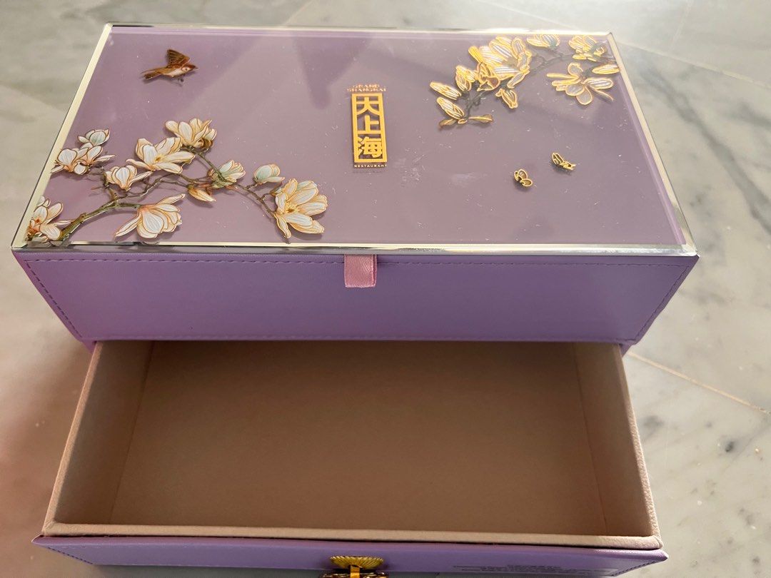 Mooncake box, Women's Fashion, Jewelry & Organisers, Accessory holder ...