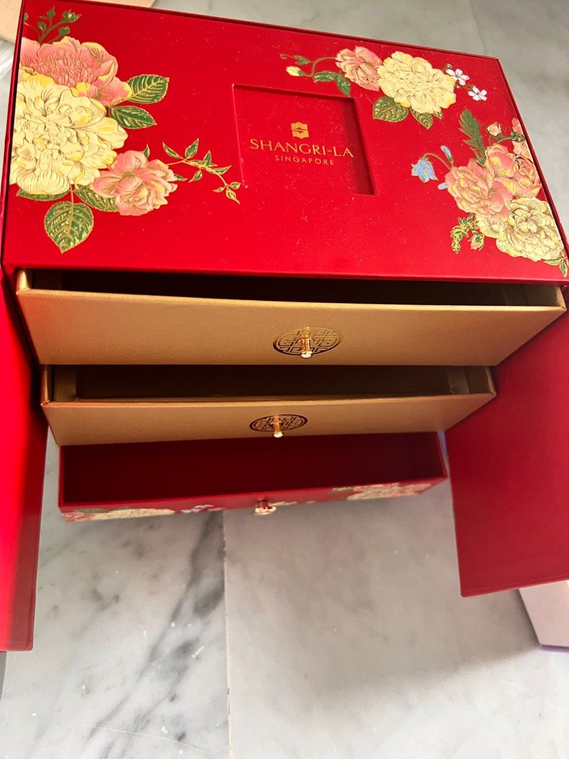 Mooncake box, Women's Fashion, Jewelry & Organisers, Accessory holder ...