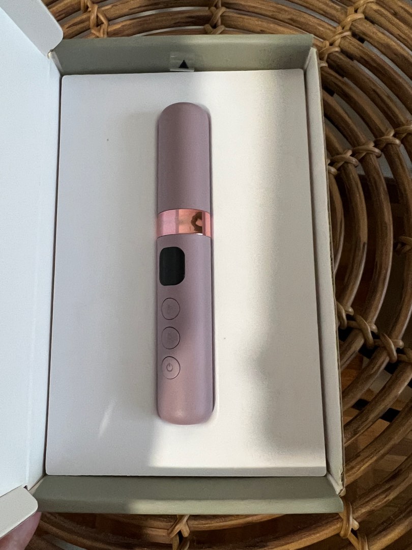 OSIM uGlow Eye, Beauty & Personal Care, Vision Care on Carousell