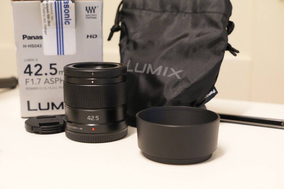 Panasonic Lumix 42.5 f1.7 Prime Lens, Photography, Lens & Kits on Carousell