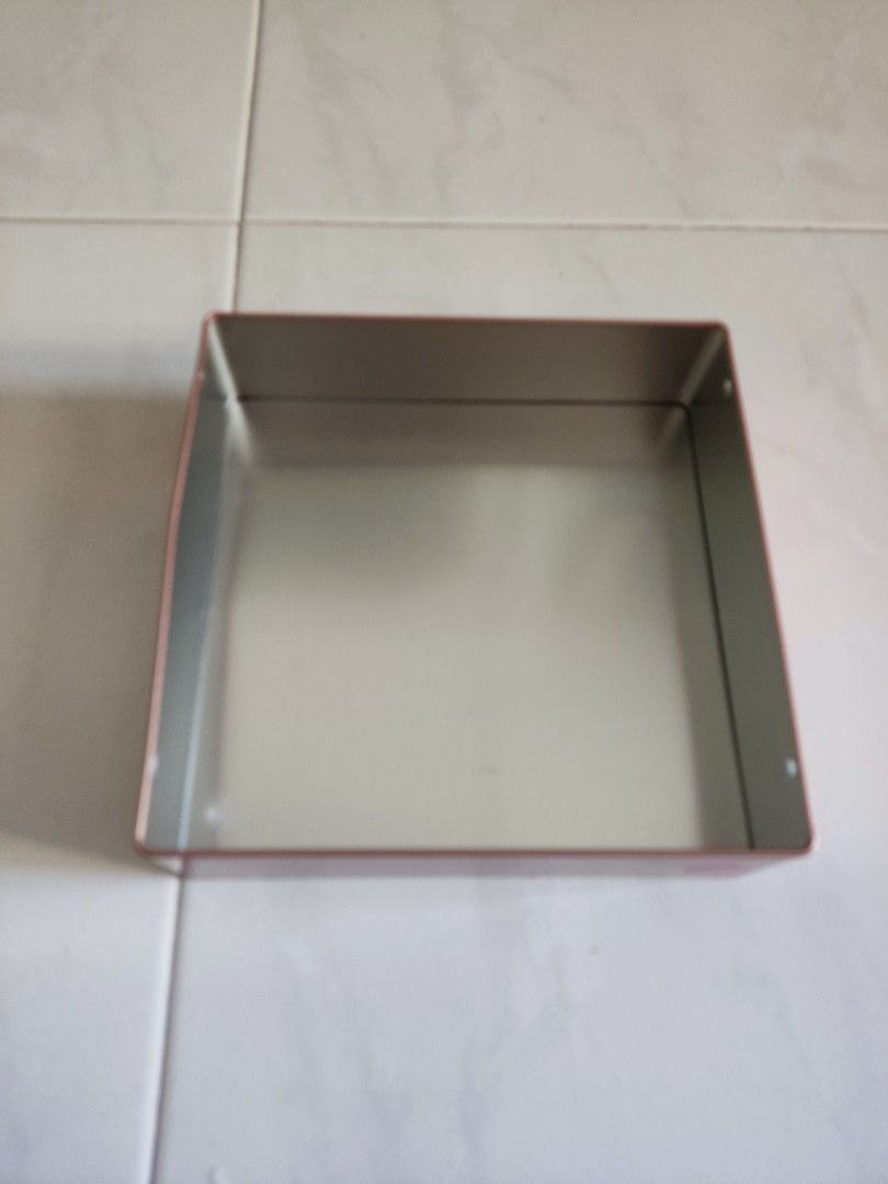 Prima Deli Mooncake Metal Box, Everything Else on Carousell