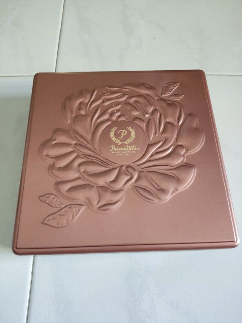 Prima Deli Mooncake Metal Box, Everything Else on Carousell