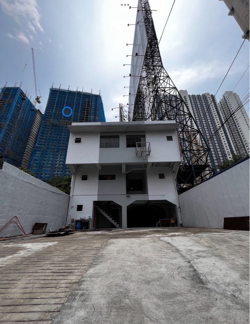 Prime EDSA Commercial Building in Mandaluyong (South Bound), Property ...