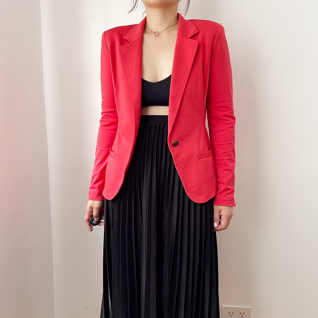 Red Blazer, Women's Fashion, Coats, Jackets and Outerwear on Carousell