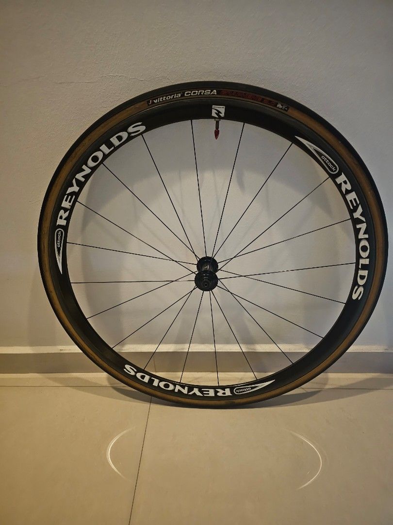 REYNOLDS ATTACK CLINCHER CARBON WHEEL AND TYRE exclude Casette, Sports ...