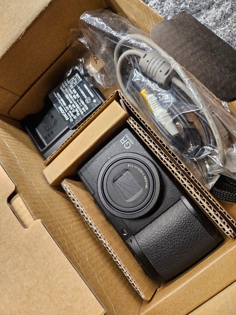 Ricoh Digital GRD III, Photography, Cameras on Carousell