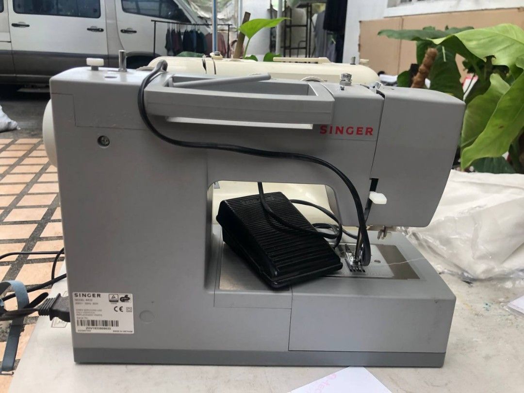Sewing Machine Singer 4432, Hobbies & Toys, Stationary & Craft ...