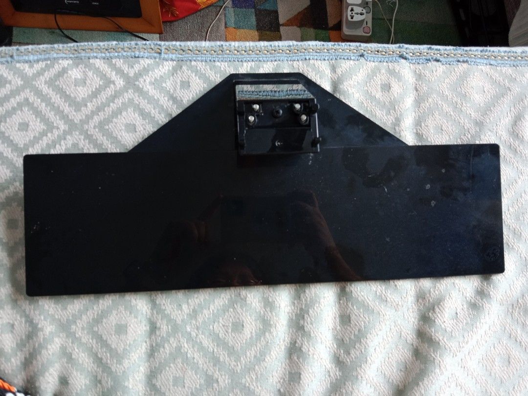 32" inch Sharp Aquos TV stand, TV & Home Appliances, TV & Entertainment ...