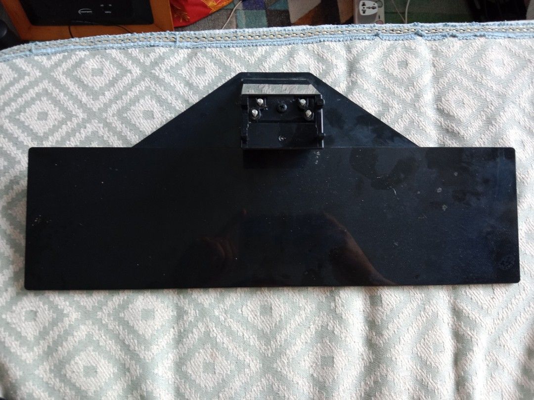 32" inch Sharp Aquos TV stand, TV & Home Appliances, TV & Entertainment ...