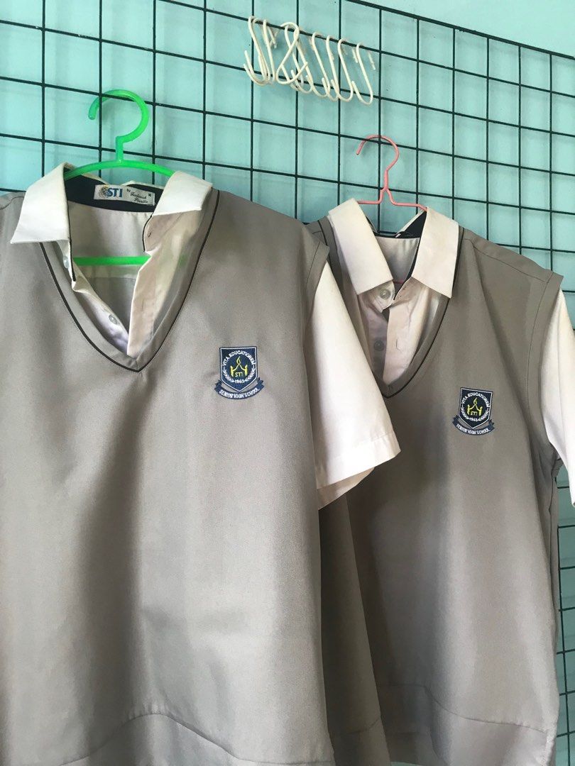 STI SHS Male Polo Vest Medium Size, Men's Fashion, Tops & Sets, Vests ...