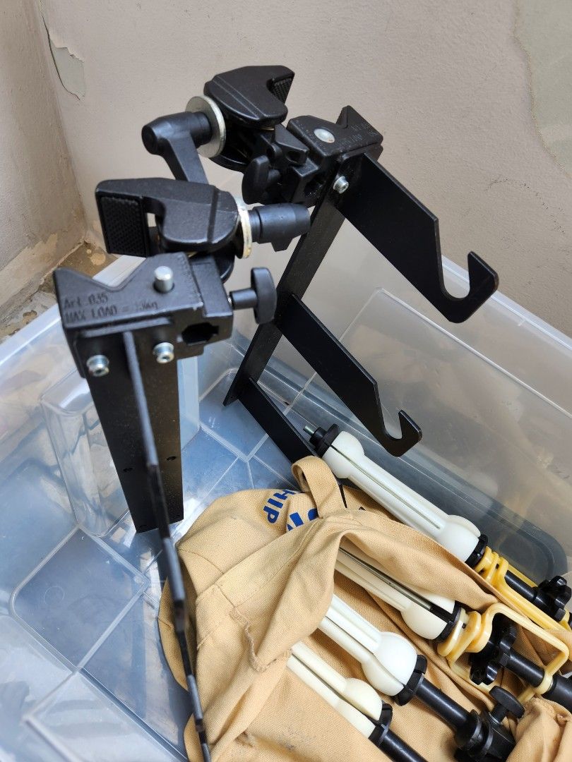 Studio backdrop roller 4x with 2x holder, Photography, Photography ...