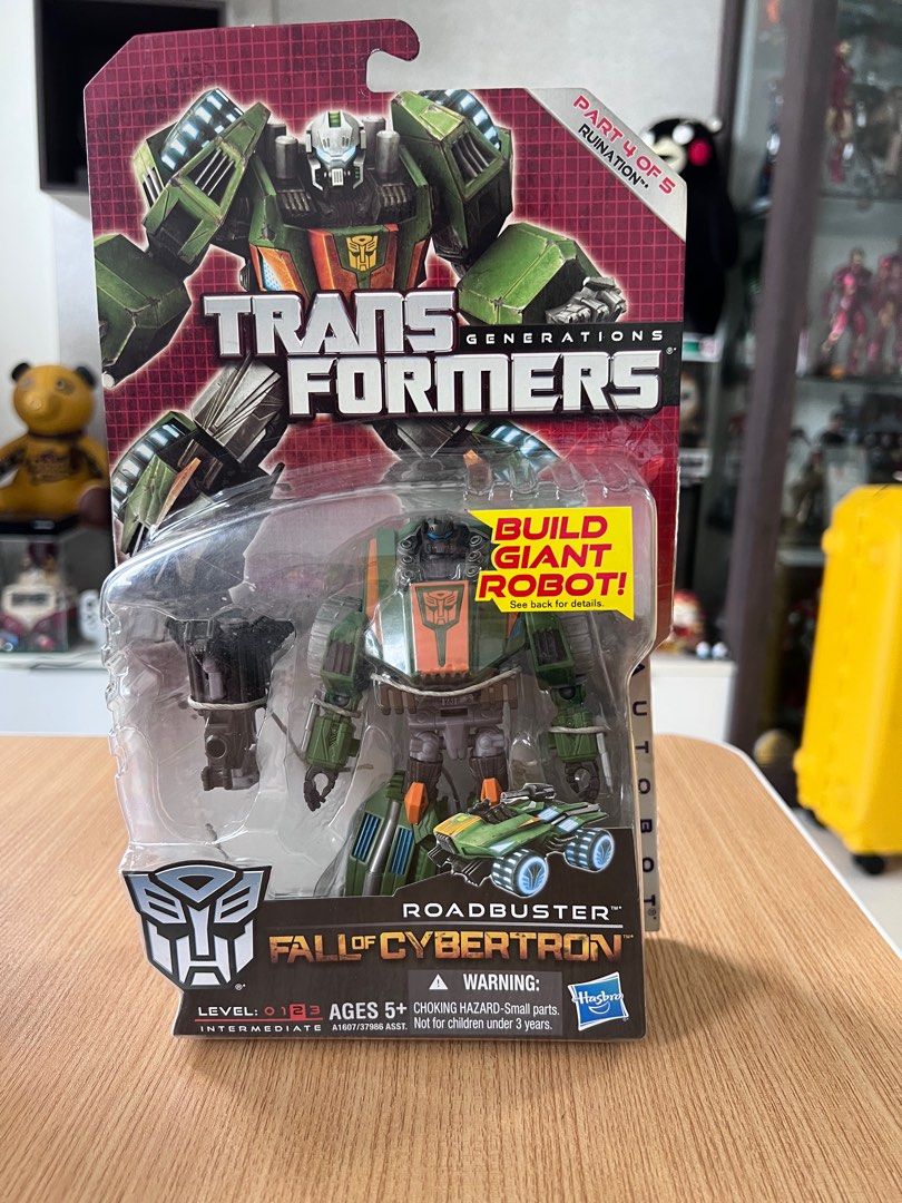 Transformer Generations Fall of Cybertron - Roadbuster, kickback, air raid, impactor, sideswipe ...