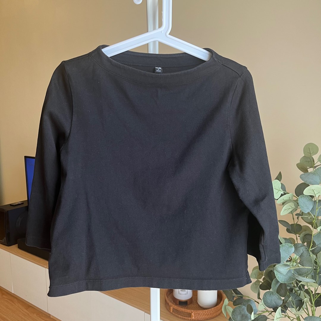 UNIQLO CROP TOPS, Women's Fashion, Tops, Other Tops on Carousell