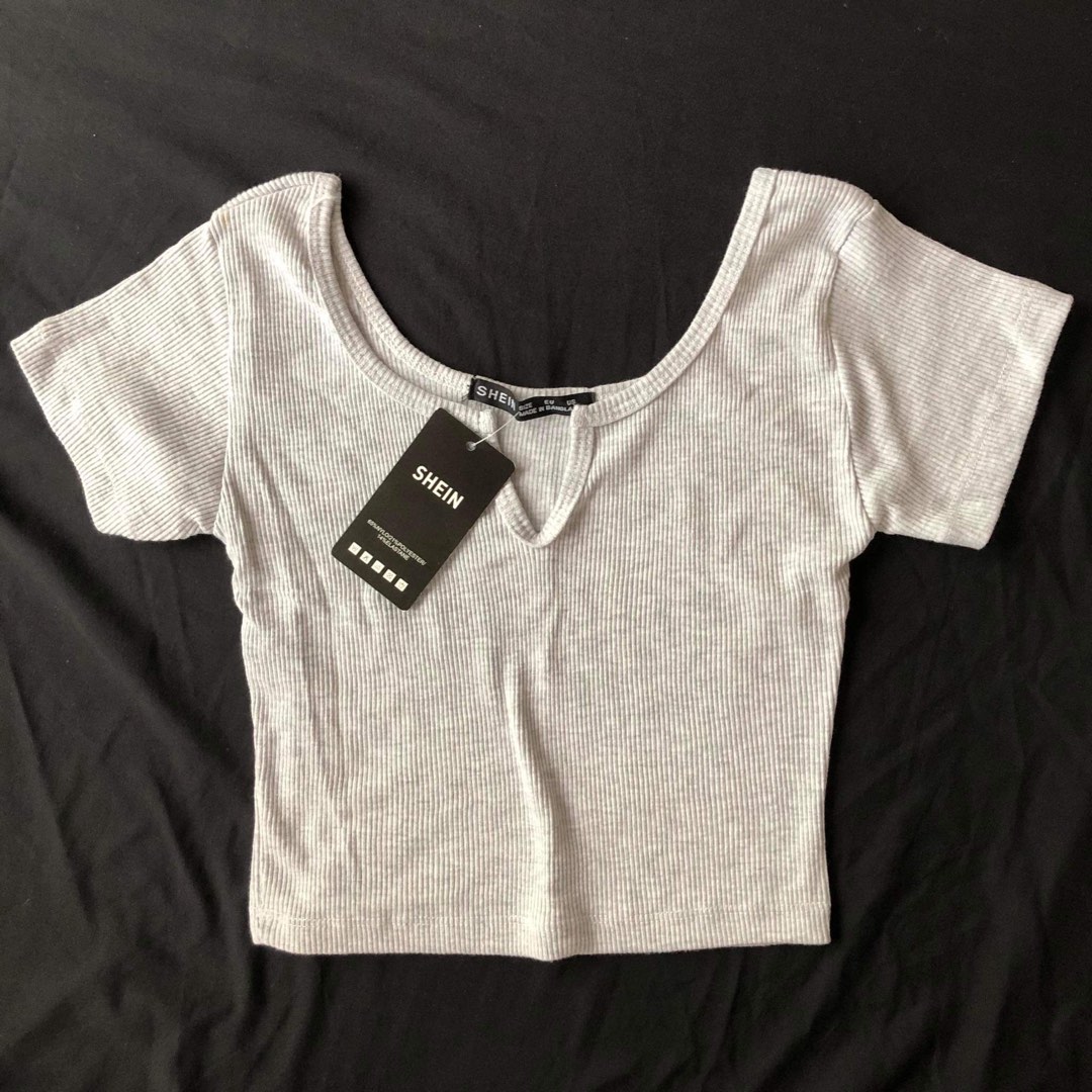 V cut - Cropped Top, Women's Fashion, Tops, Others Tops on Carousell